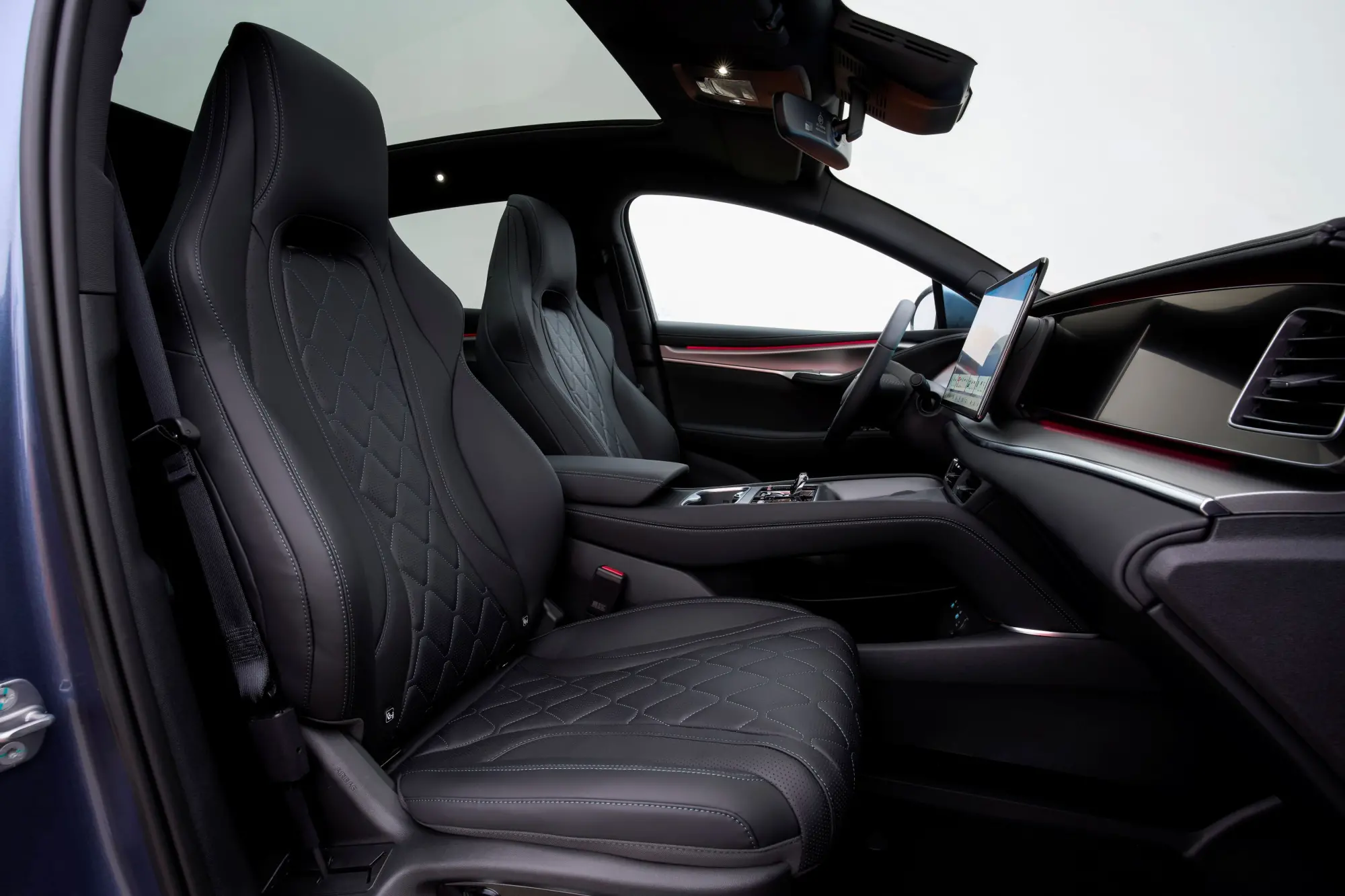 BYD Sealion 7: test su strada del SUV coupé elettrico da 530 CV - MEGAMODO