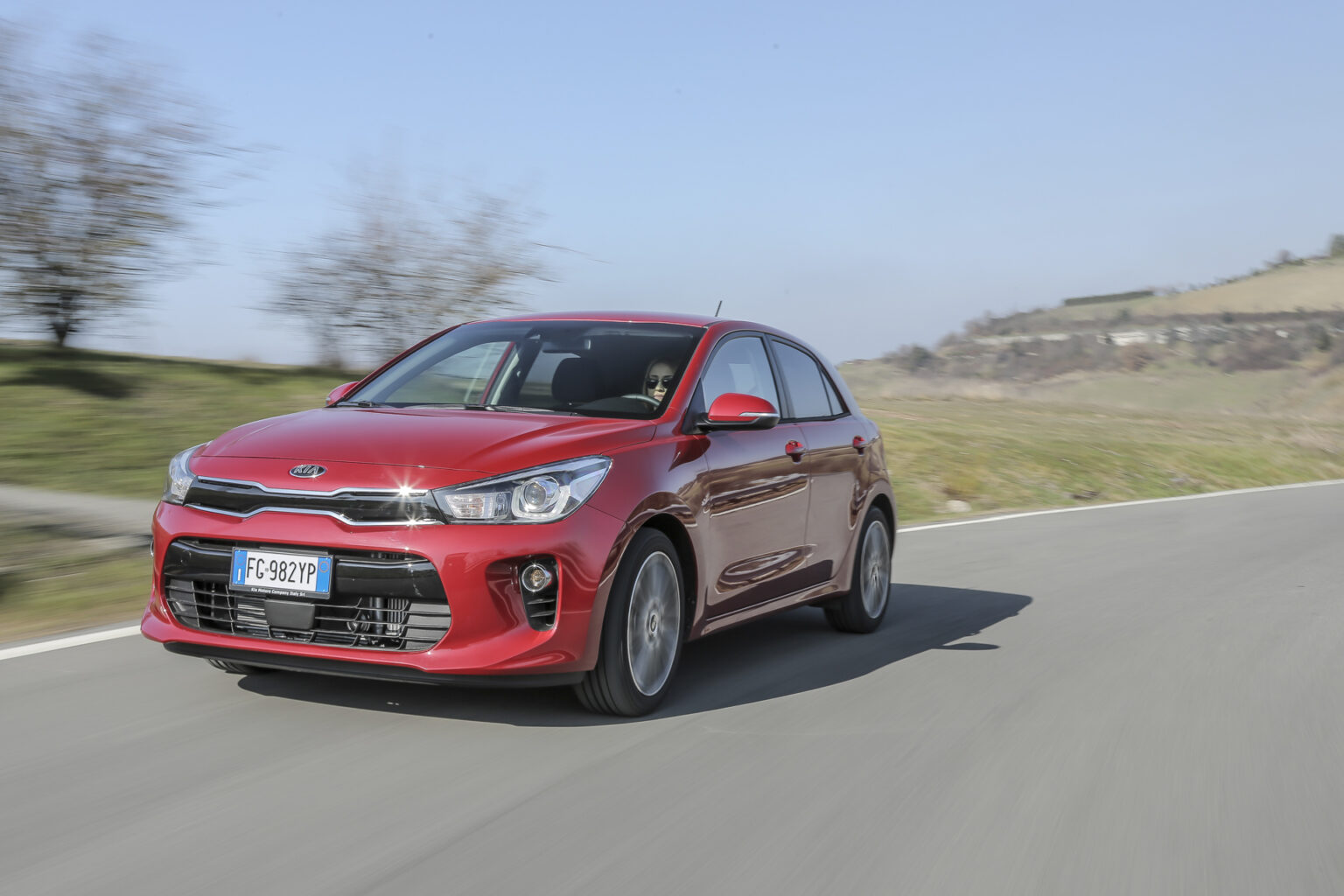 Kia Rio: tecnologia mild-hybrid e nuovo design – MEGAMODO