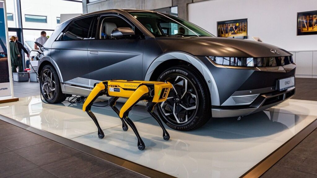 Hyundai al MIMO 2022 con la gamma elettrificata e il robot “Spot ...