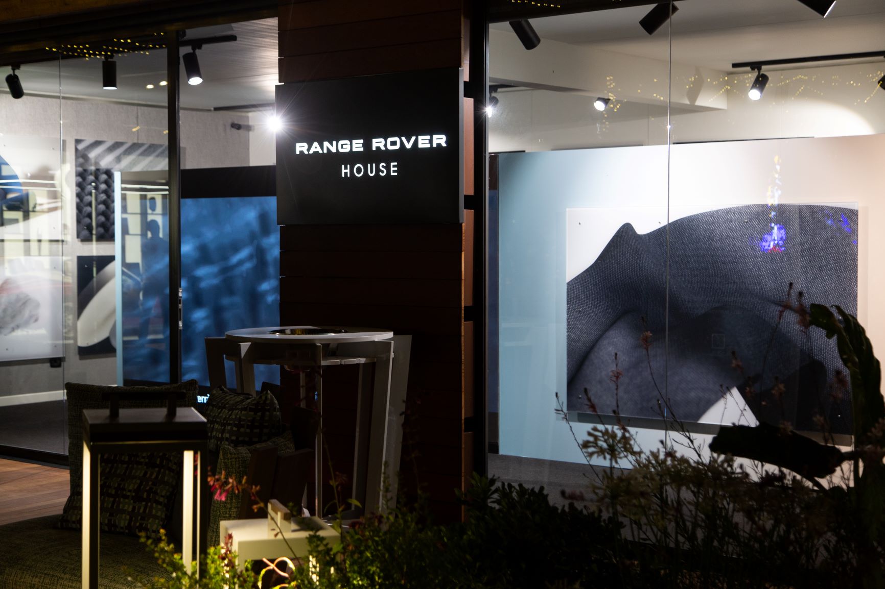 Jaguar Land Rover: inaugurata la prima Range Rover House in Costa ...
