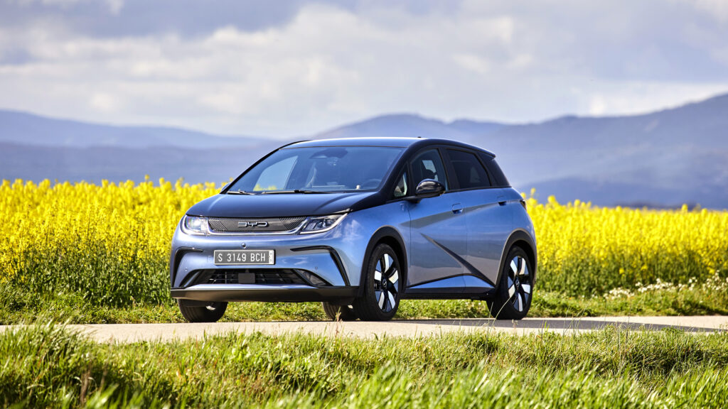 BYD Dolphin: il crossover cinese agile e innovativo – MEGAMODO