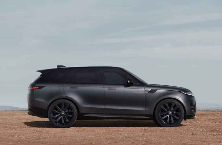 Range Rover Sport Stealth Pack: lusso in total black – MEGAMODO